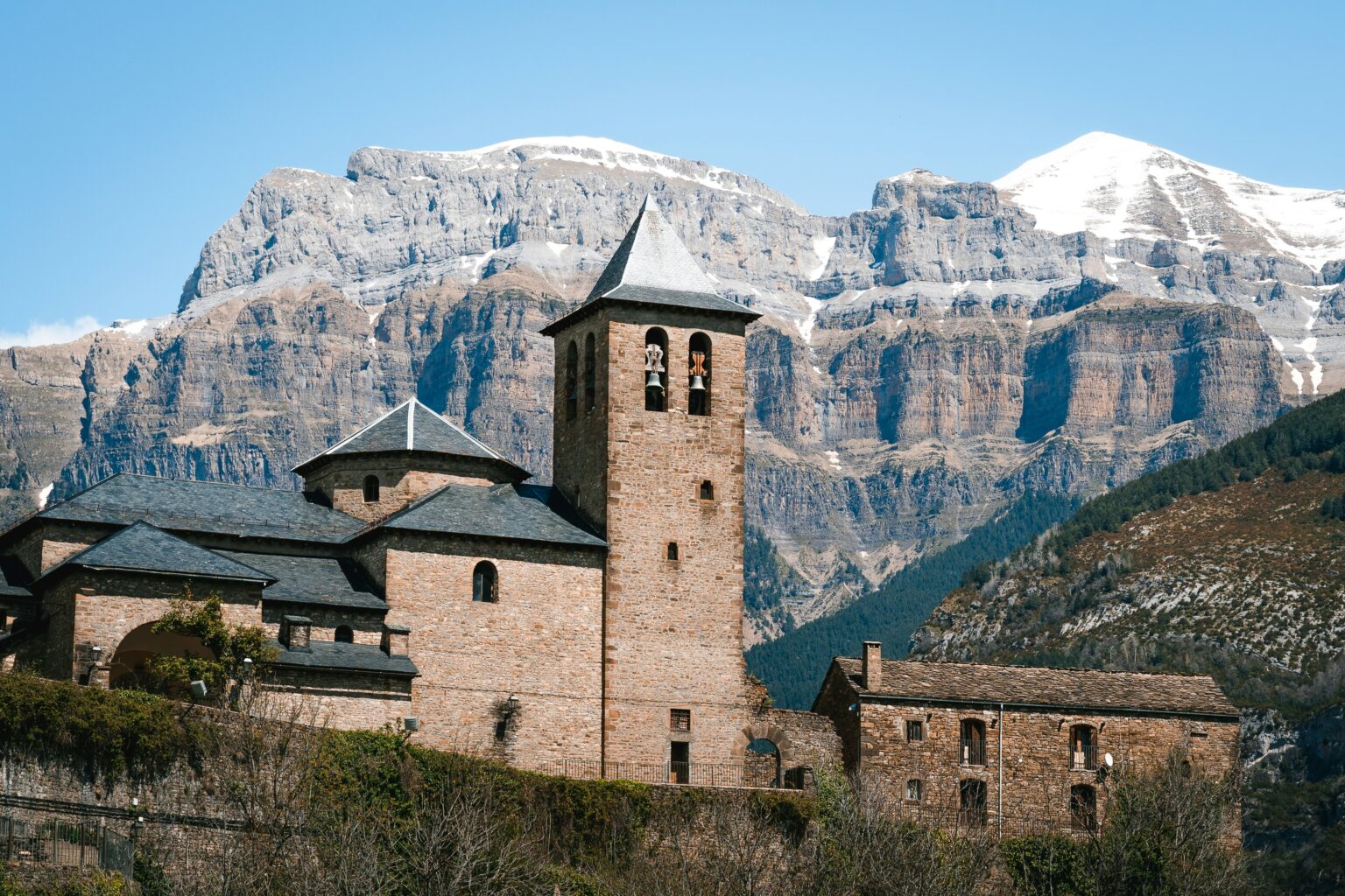 Find out all the Essential things about the Spanish Pyrenees